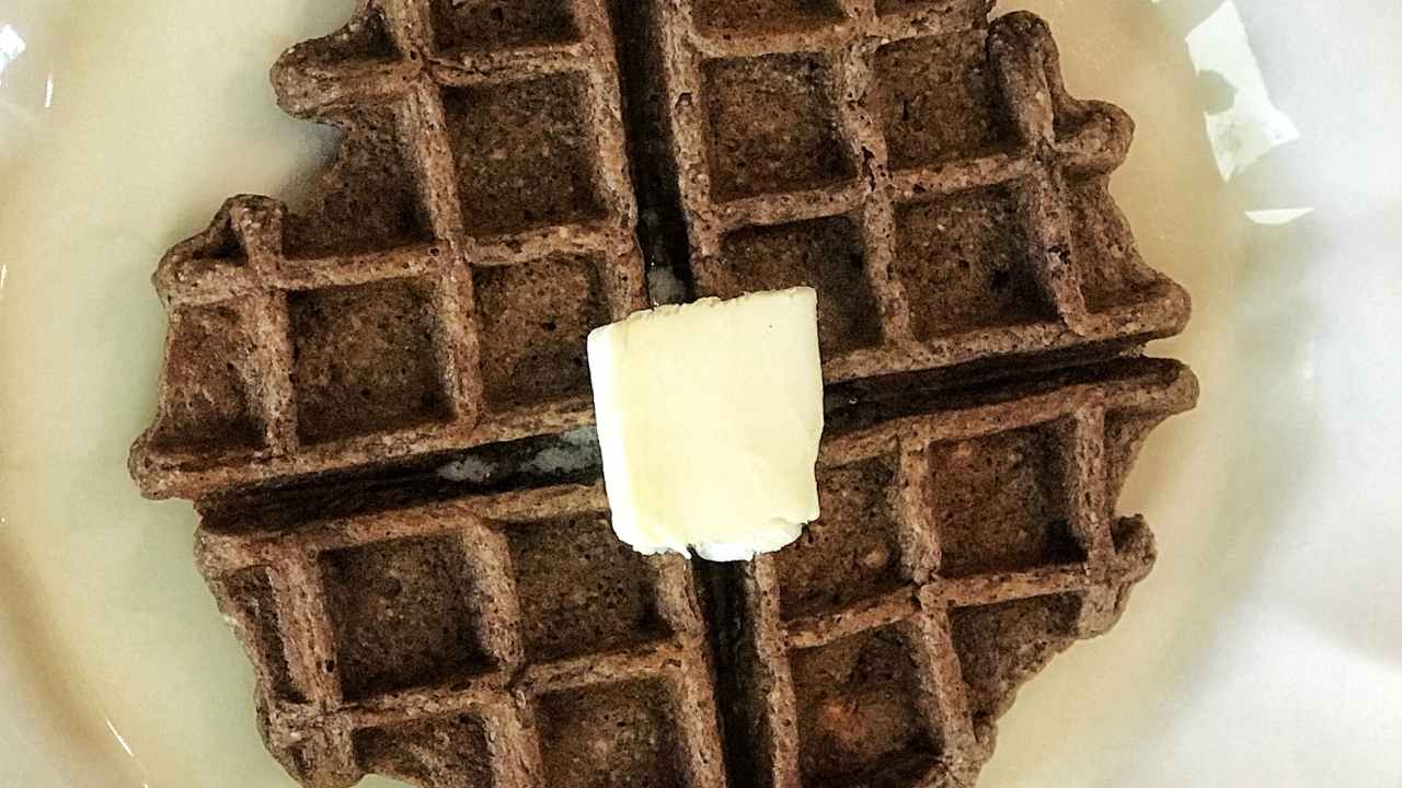 Chocolate Chaffles - Best 7 Net Carb Low Carb Waffles Recipe